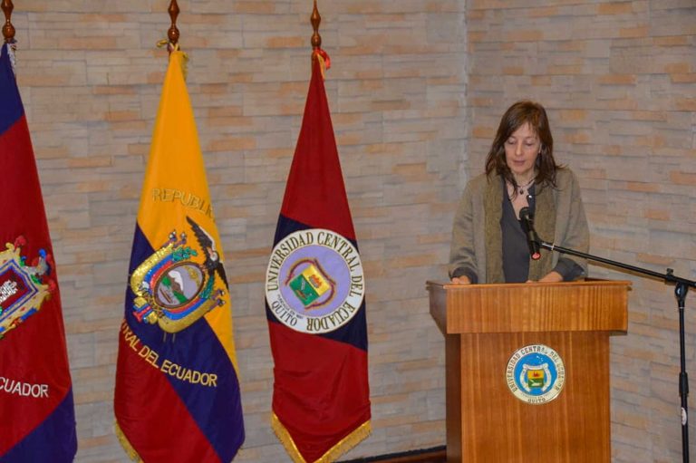 Gabriela Rivadeneira, en la edición de “50 años de la Facultad de las ...
